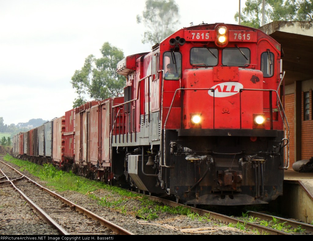 GE C30-7 7615